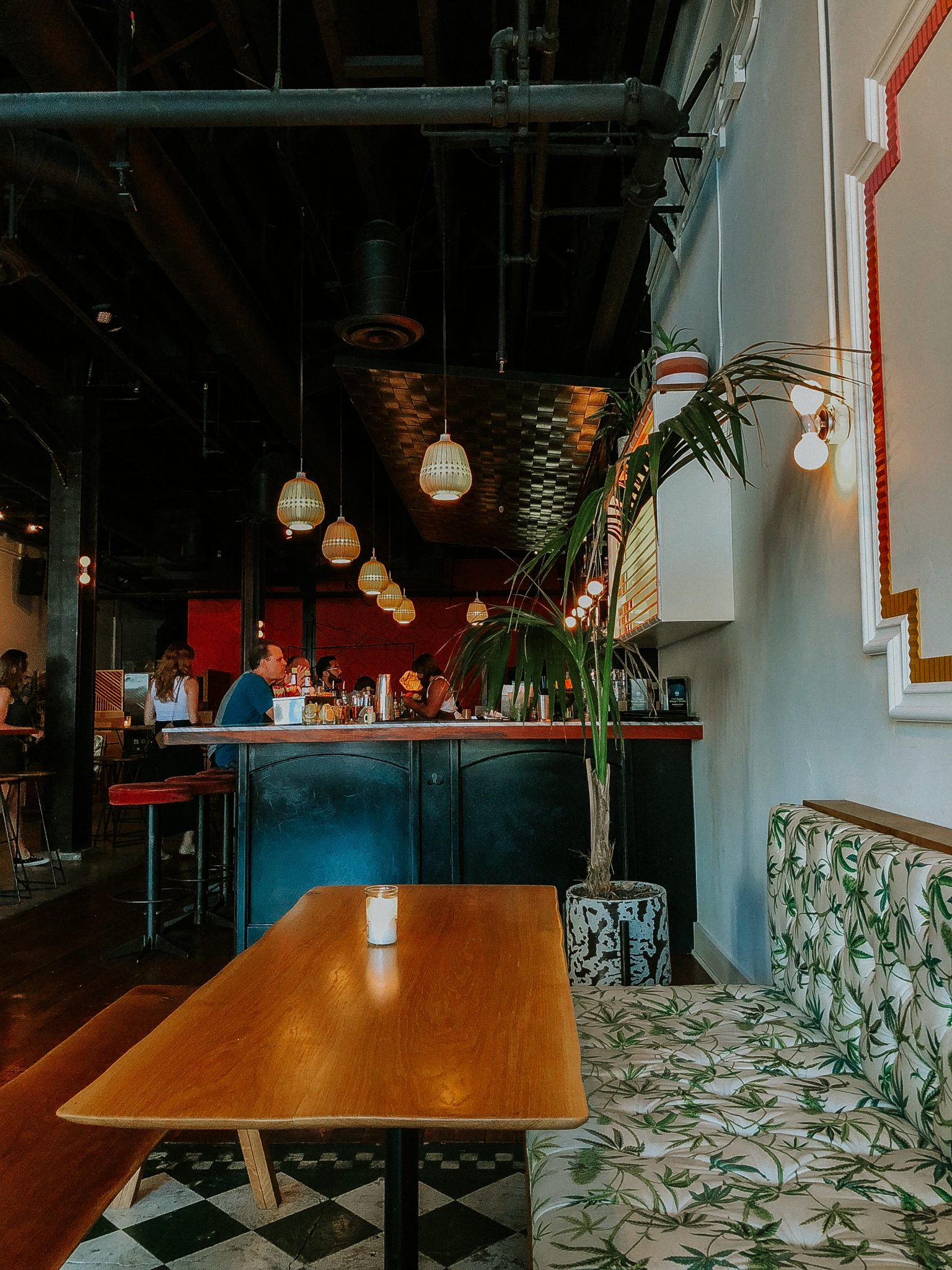 Sunday Night Drinks at Vacation Bar in Downtown Santa Ana - Tanya Antony